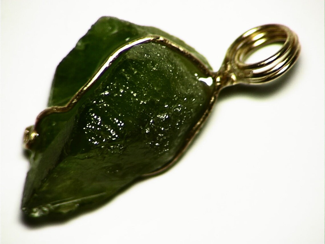 Raw Sphene Crystal Pendant 18 ct Chrome Sphene in 14k Yellow | Etsy