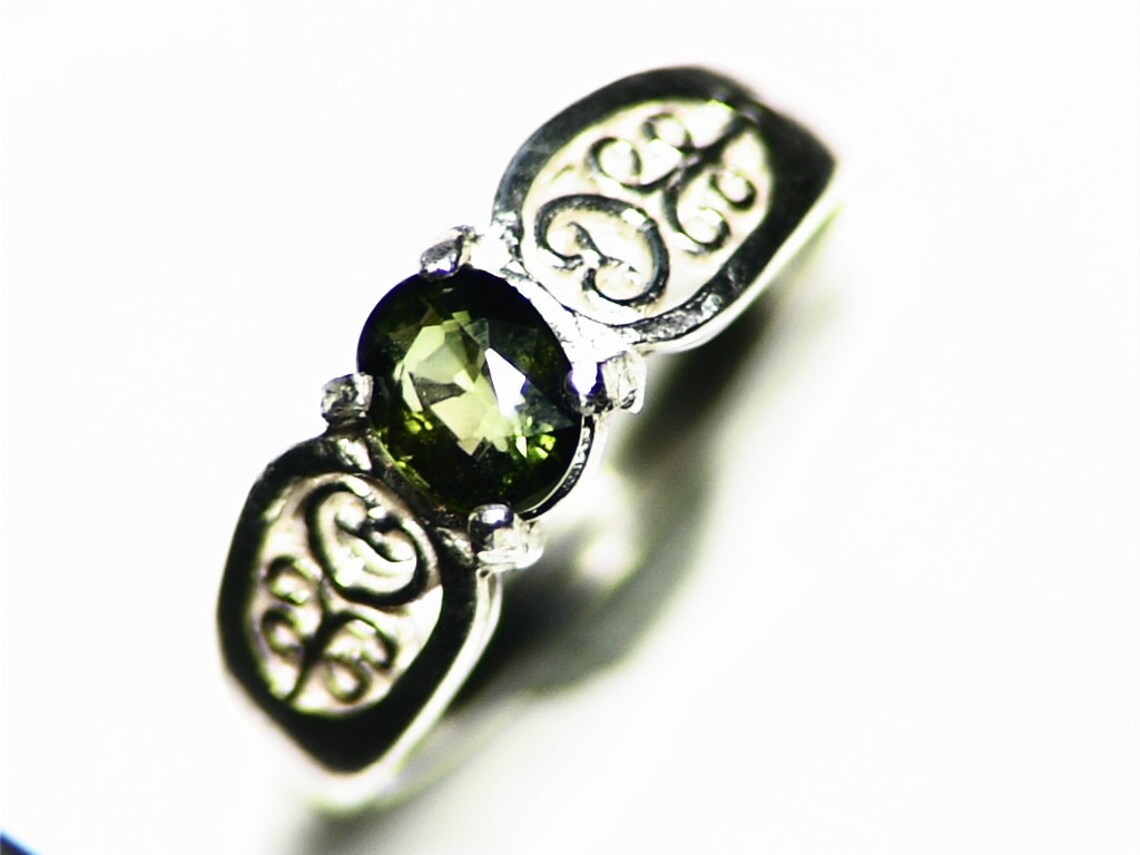 Green Tourmaline Ring, Size 7 Ring Silver (0.66 Ct) Faceted Oval Silver ...