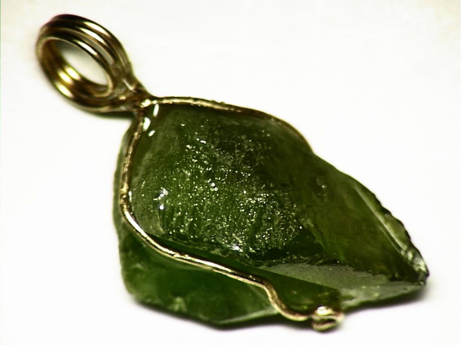 Raw Sphene Crystal Pendant 18 ct Chrome Sphene in 14k Yellow | Etsy