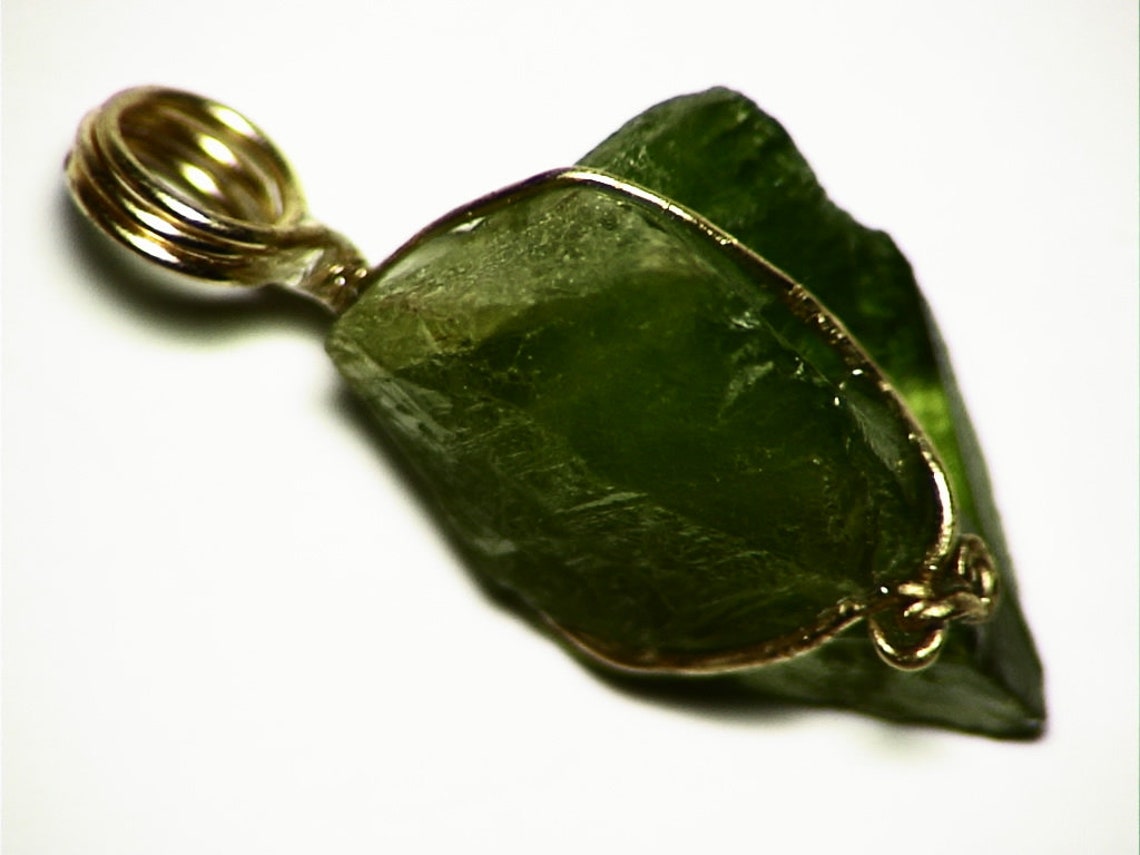 Raw Sphene Crystal Pendant 18 ct Chrome Sphene in 14k Yellow | Etsy