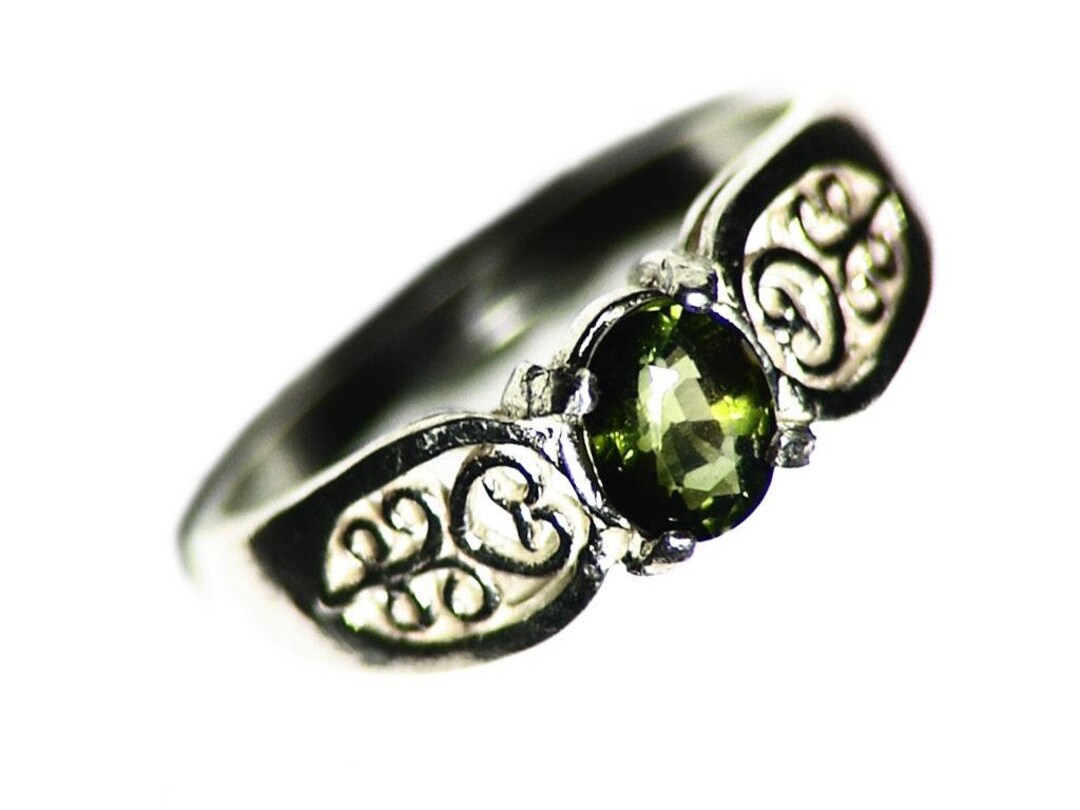 Green Tourmaline Ring, Size 7 Ring Silver (0.66 Ct) Faceted Oval Silver ...