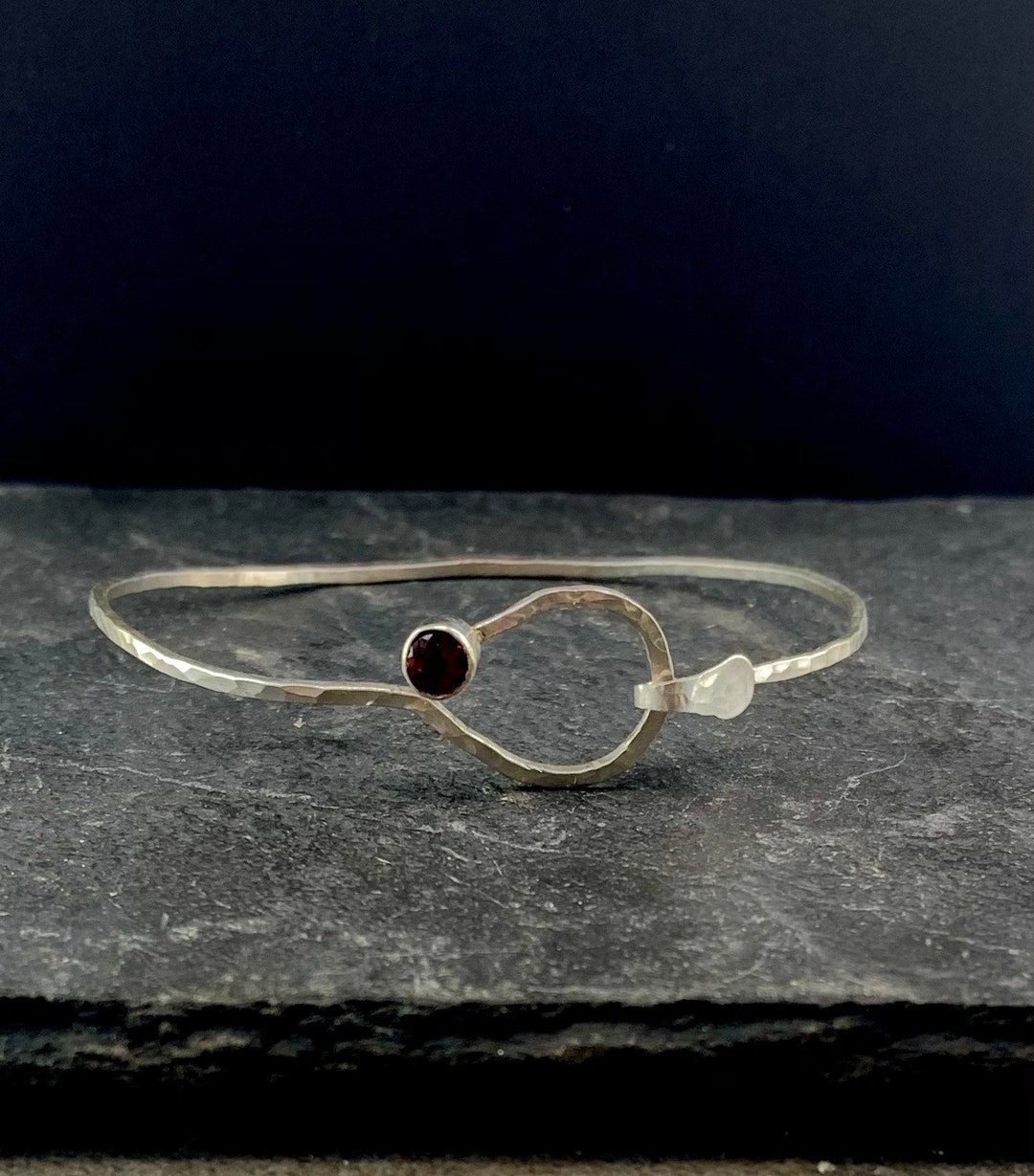 Set Stone Infinity Bangle - Etsy