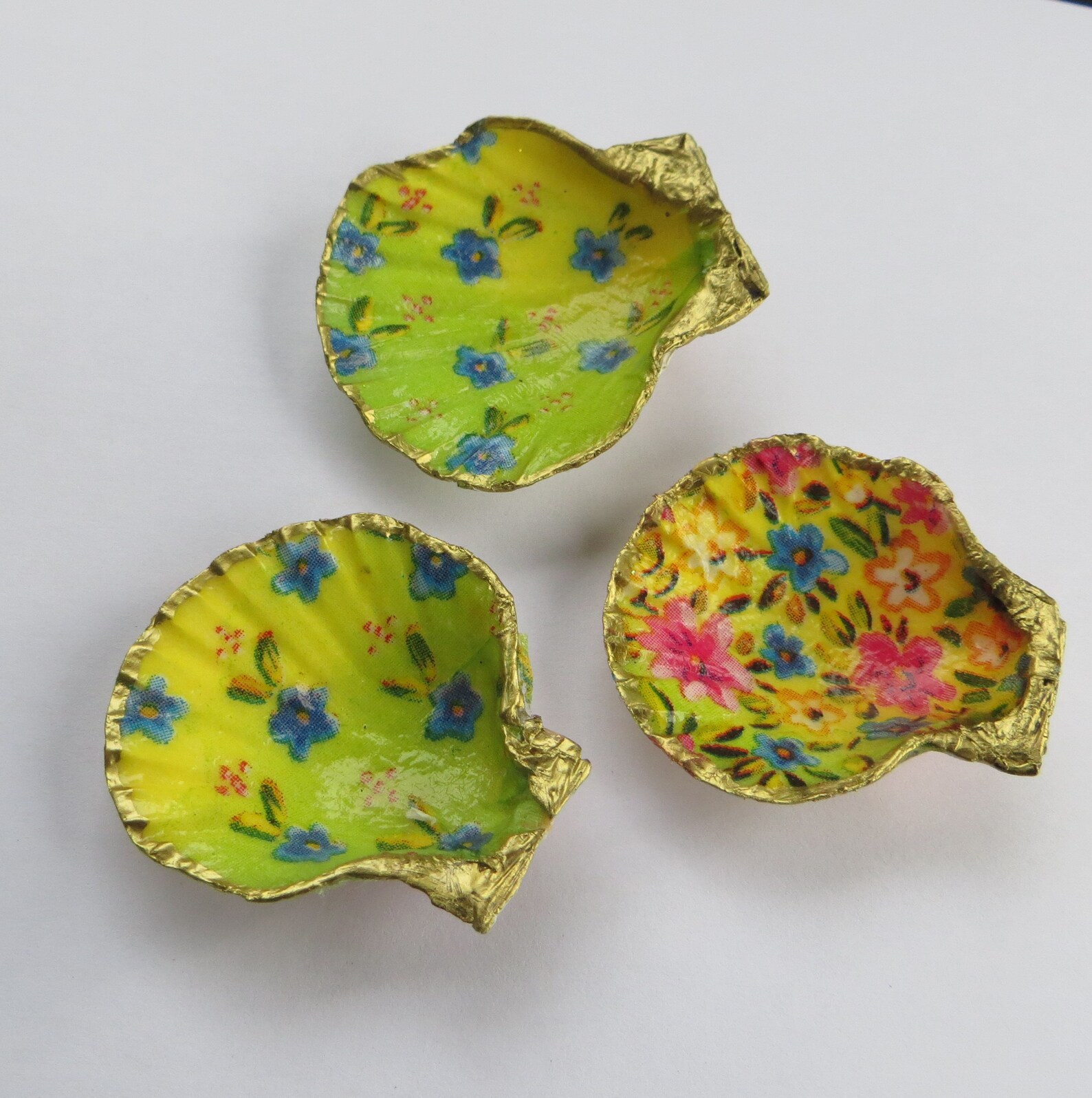 Shell Dishes Set of Three Decoupaged Scallop Shells Bright - Etsy