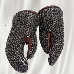Medieval Chain-mail Gloves, 9MM Flat Ring Dome Riveted With Solid Rings ...