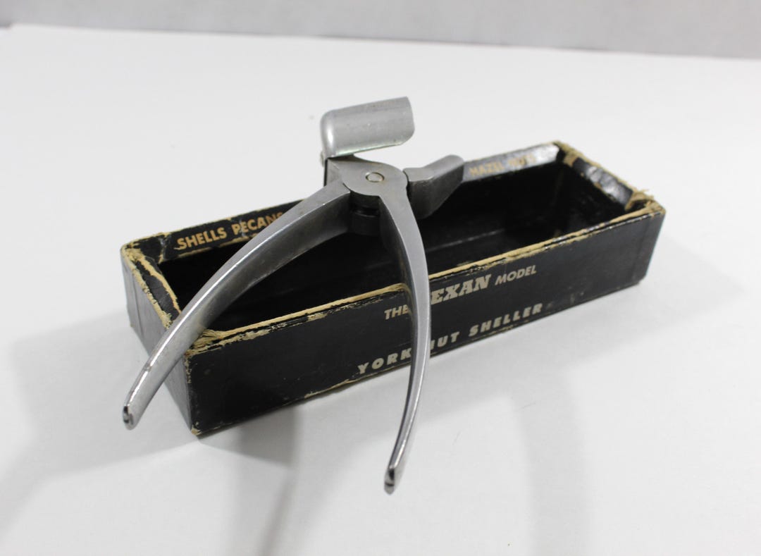 The Texan Model Nut Sheller by York Nut Sheller Co, Nutcracker Sheller ...