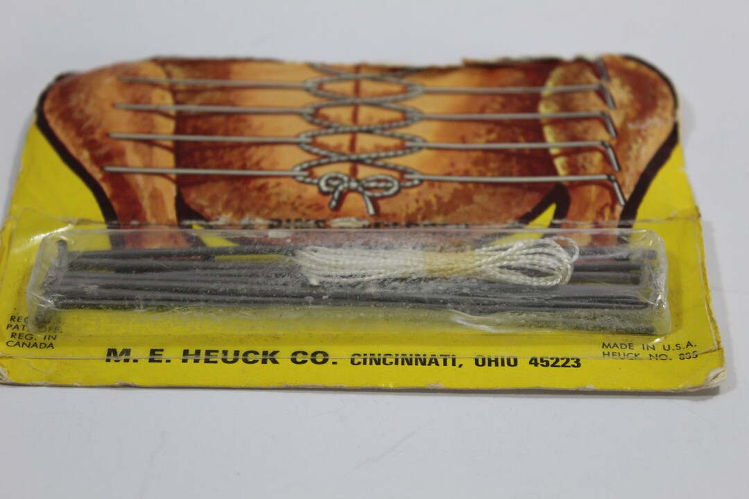 Vintage M.E. Heuck No 835 Turkey Lacer Pins and String Made in the USA ...