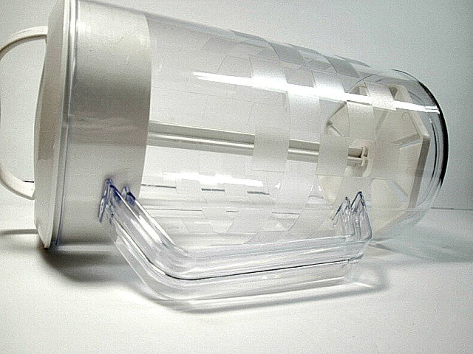 Retired Pampered Chef 2270 Quick Stir 2 Quart Pitcher, Checkered ...