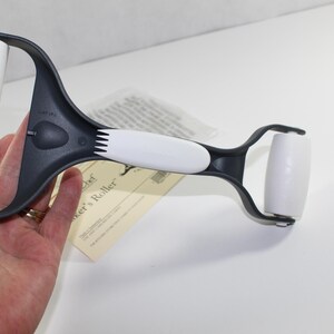 2001 the Pampered Chef Baker's Roller #1485, Made in Switzerland ...