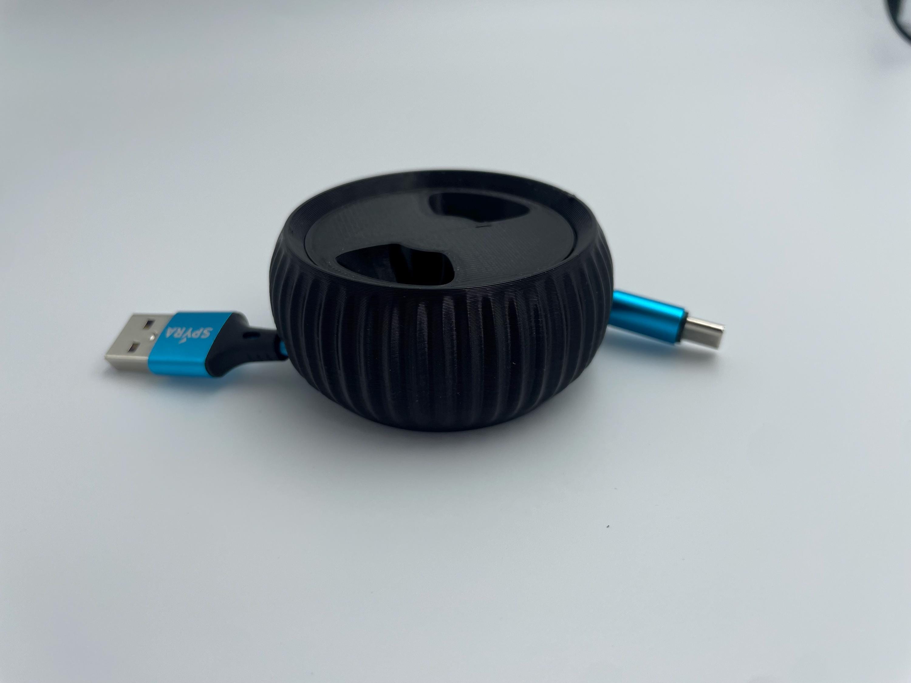 Retractable Cable Organizer | Cable Roller | Tangle Free Cable ...