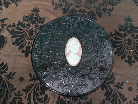 Vintage Boudoir Cameo Powder Jar Container Vanity Dec… - Gem