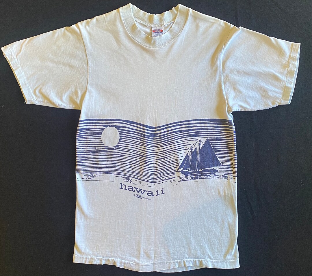 1972 HAWAII Wrap Around Graphics Sunset Waves and Sailboats Faded Light ...