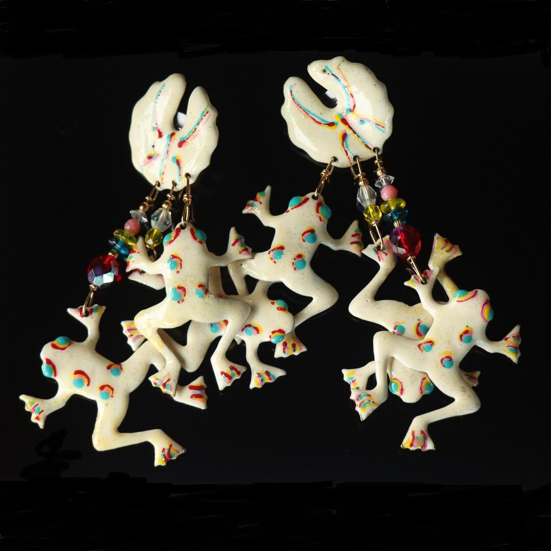 Early Lunch at the Ritz Gold Tone Rare White Enamel Bead 1988 Frog ...