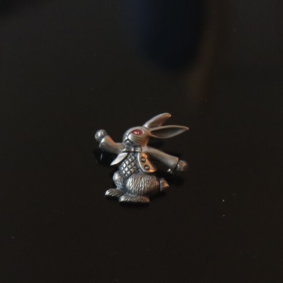 elegant rabbit brooch - Gem