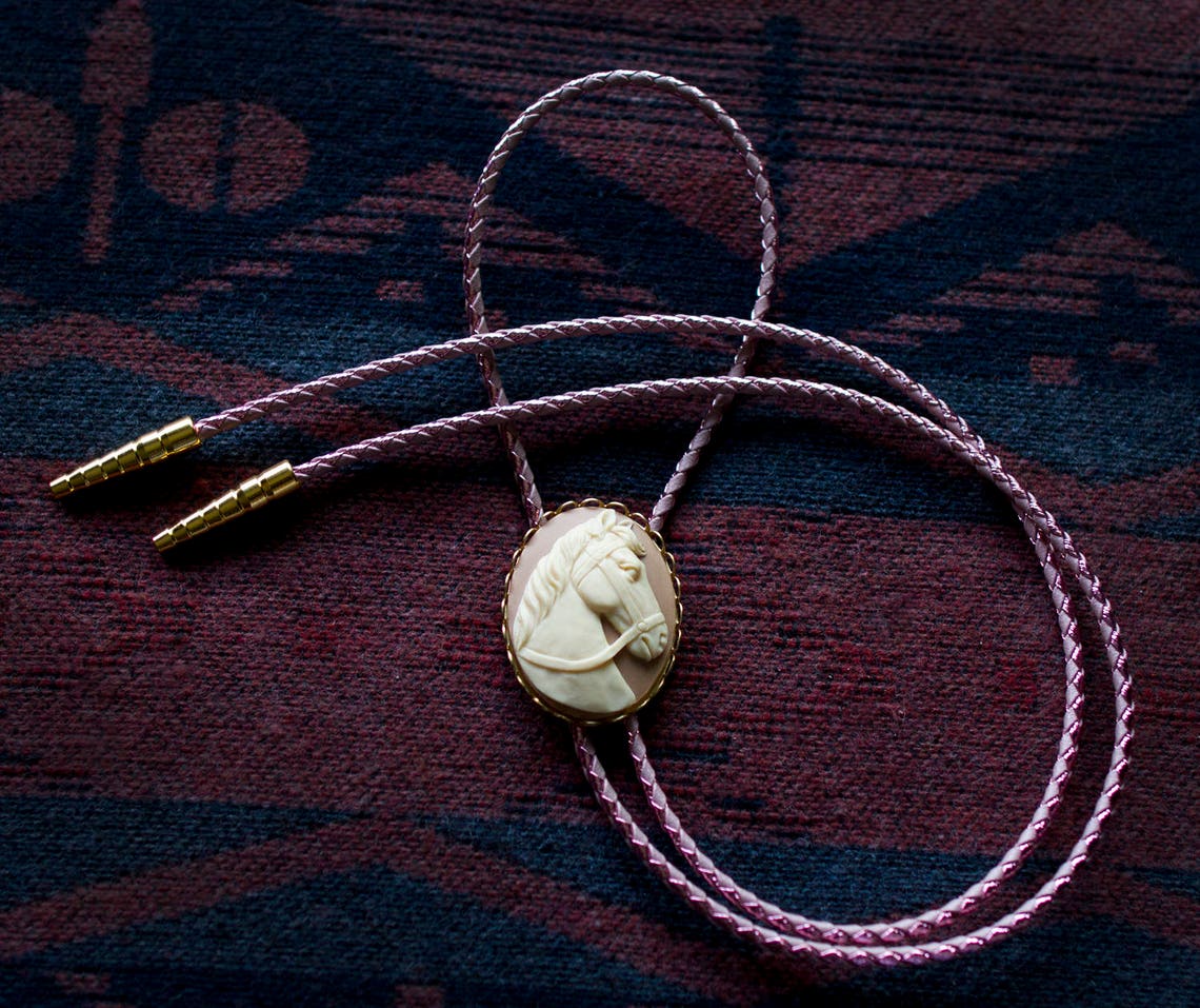 Corbata de bolo / Tan de 40x30mm y marfil caballo Cameo / / - Etsy España