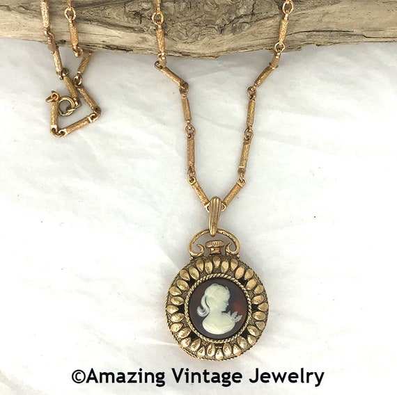 Sarah Coventry SILHOUETTE PERFUME Necklace from 1973 Cameo Locket Necklace Vintage Sarah Coventry Cameo Necklace