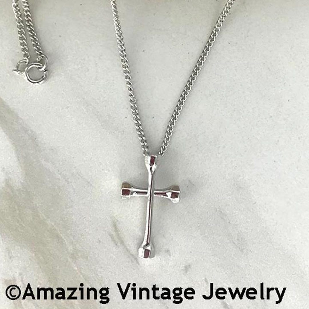 Sarah Coventry COLONIAL CROSS Necklace From 1980 Sarah Coventry Silver ...
