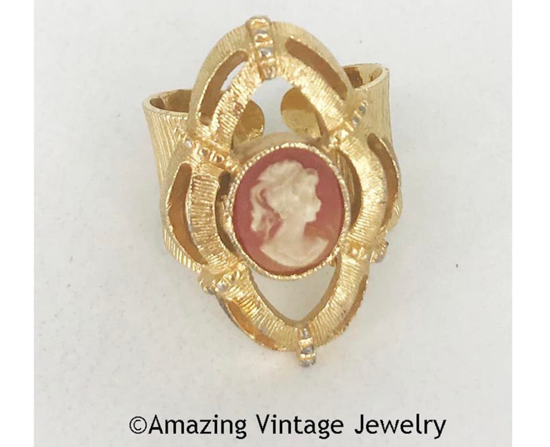 Sarah Coventry CAMEO PORTRAIT Ring From 1976 Vintage Cameo Ring Vintage ...