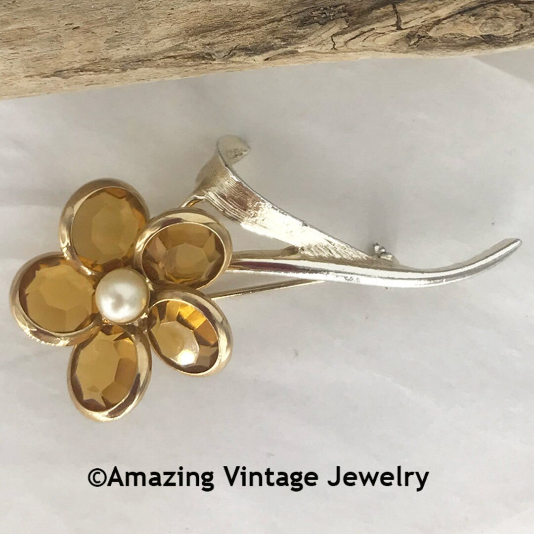 Sarah Coventry FLORAL DELIGHT Pin From 1978 Vintage Sarah Coventry Pin ...