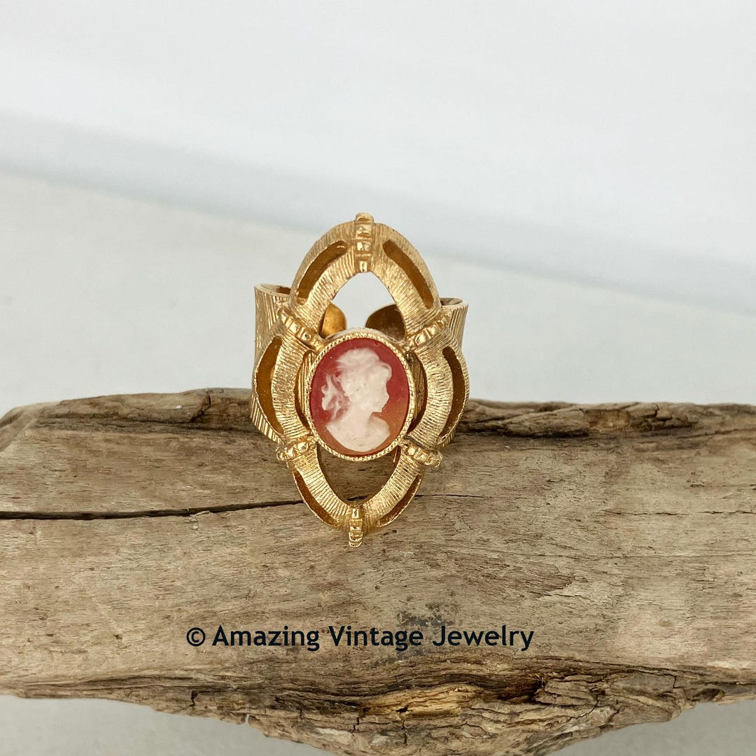 Sarah Coventry CAMEO PORTRAIT Ring From 1976 Vintage Cameo Ring Vintage ...