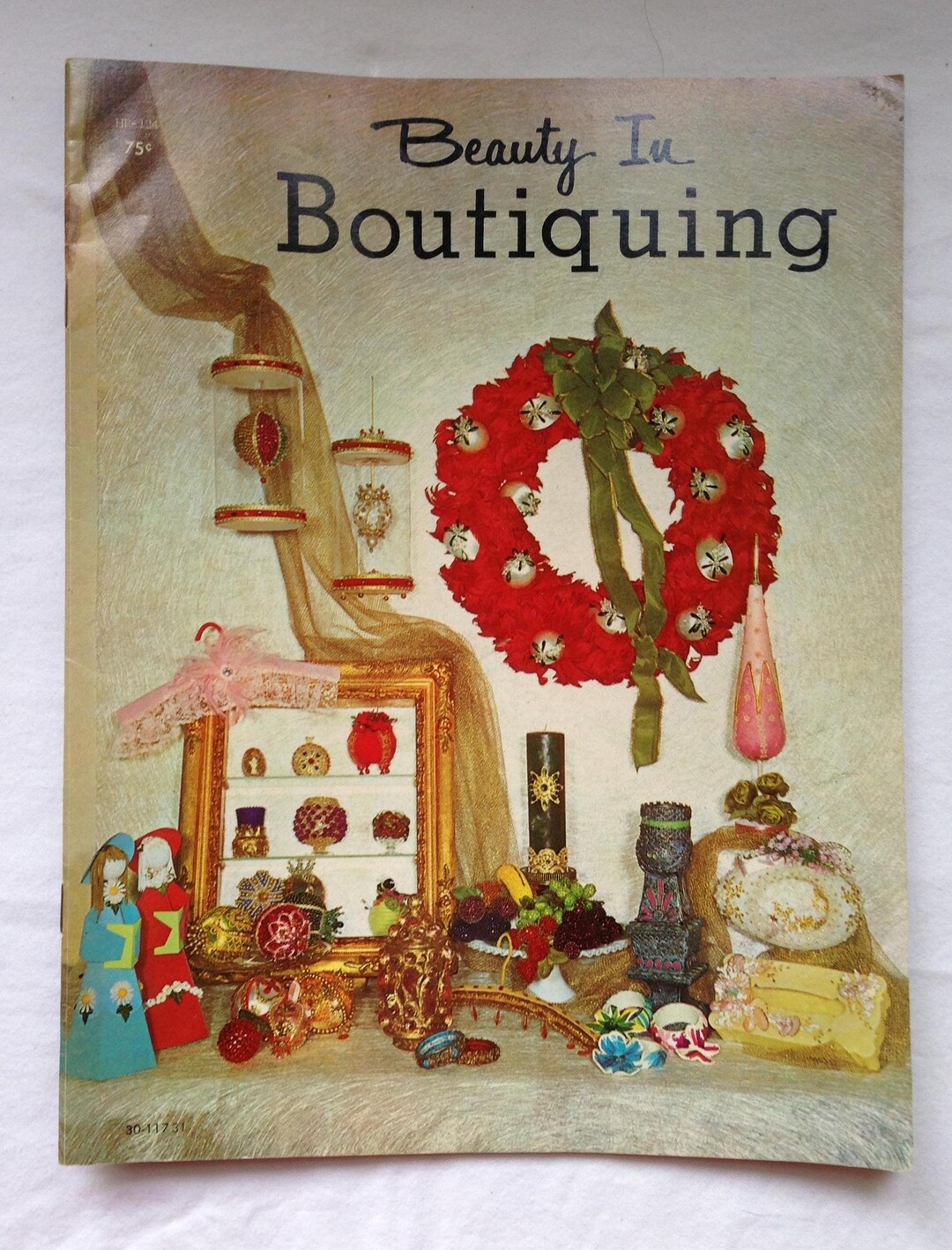 1967 MCM Crafts and Decorations How to Instructional Booklet beauty in ...