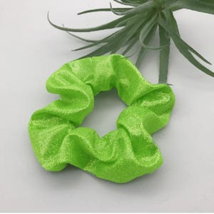 LED Light up Scrunchie Green – Glow-in-the-dark Hair Accessories for ...