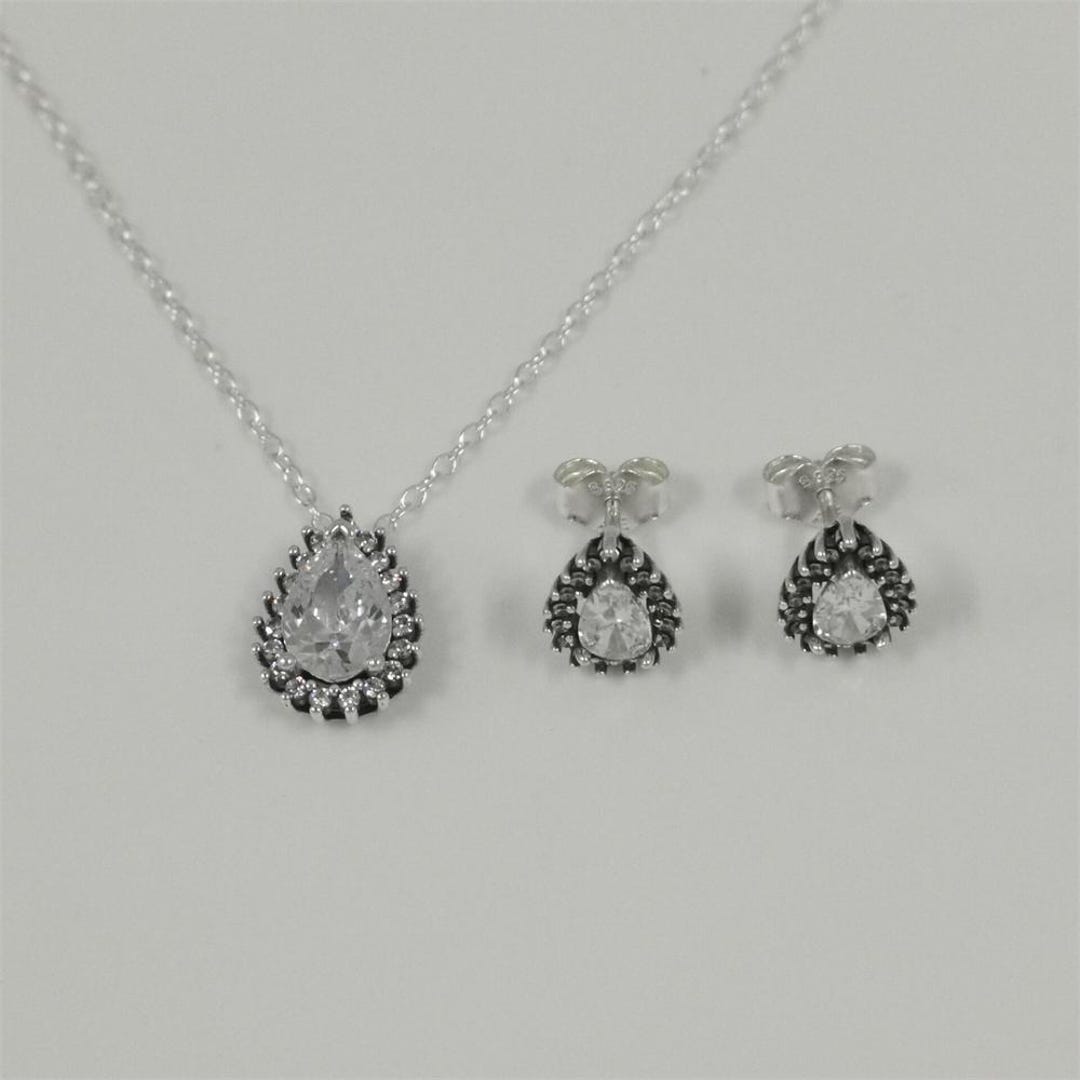 Pandora Sparkling Pear Halo Jewellery Gift Set - Etsy