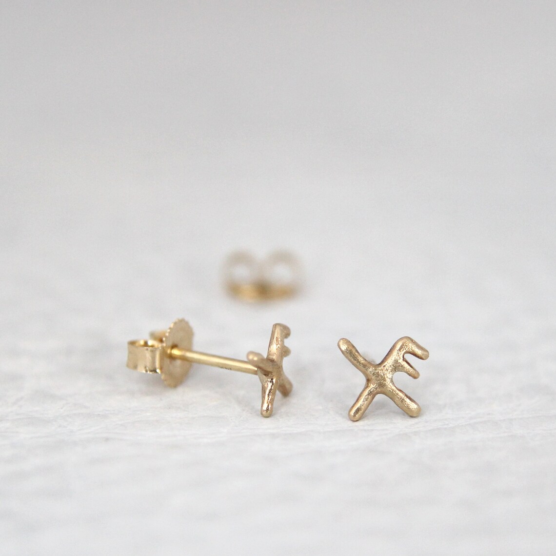 14k Yellow Gold Good Luck Sigil Stud Earring Rune Symbol - Etsy
