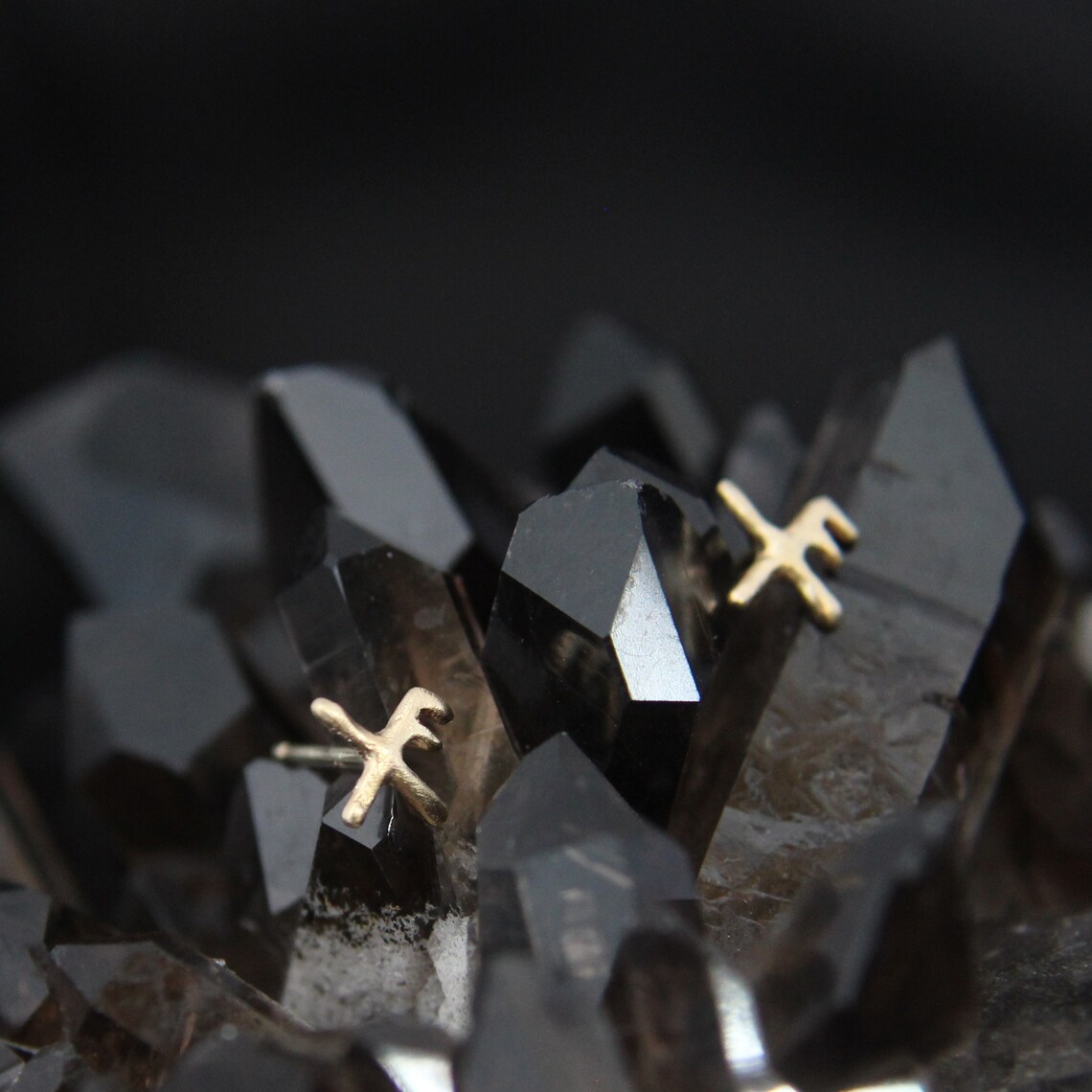 14k Yellow Gold Good Luck Sigil Stud Earring Rune Symbol - Etsy