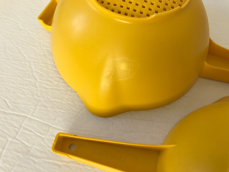 Vintage Pair Tupperware Yellow Colander Strainers #1523 & 1200 - Etsy