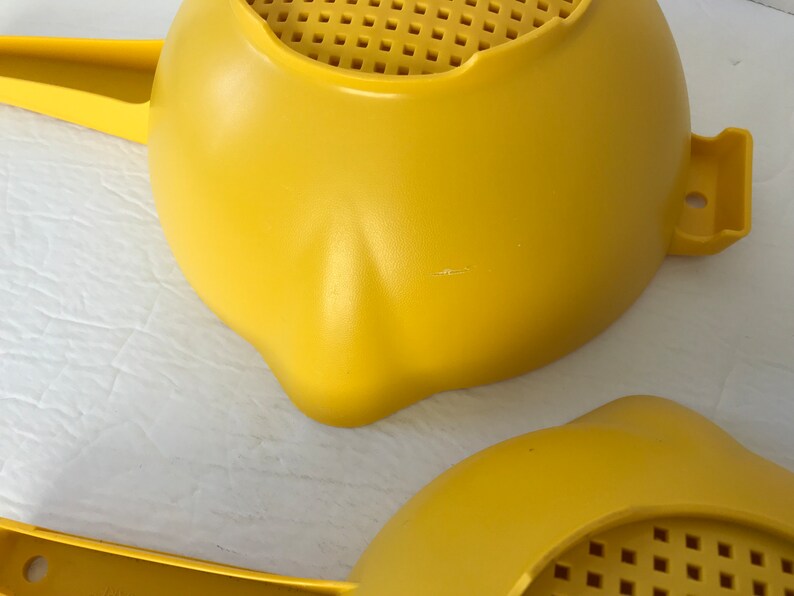 Vintage Pair Tupperware Yellow Colander Strainers #1523 & 1200 - Etsy