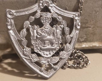 Family Crest Chain - Etsy