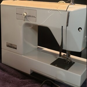 Antique Sewing Machine, White Sewing Machine, Sewing, White Model 1505 ...