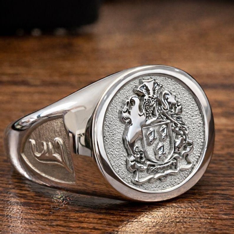 Personalized Family Crest Ring, Custom Coat of Arms Signet Ring, Gold ...