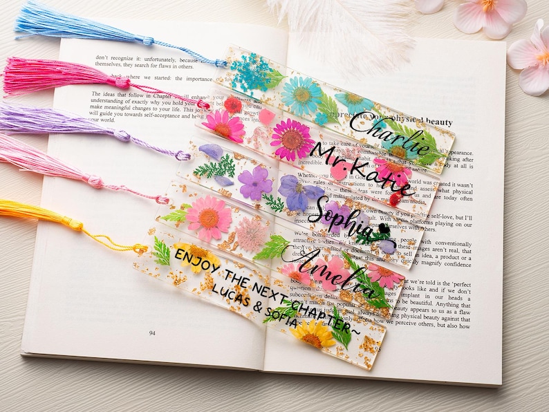 Handmade Pressed Flower Resin Bookmark, Custom Name Floral Book Mark - Etsy