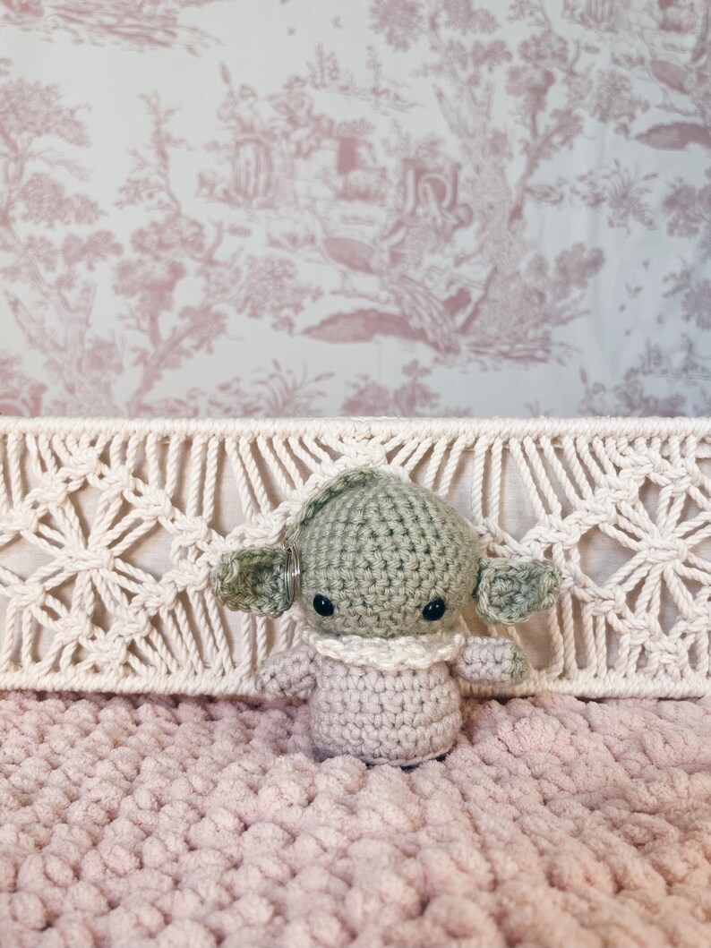 Baby Yoda Keychain – Handmade Crochet Grogu Keyring – Mini Amigurumi ...
