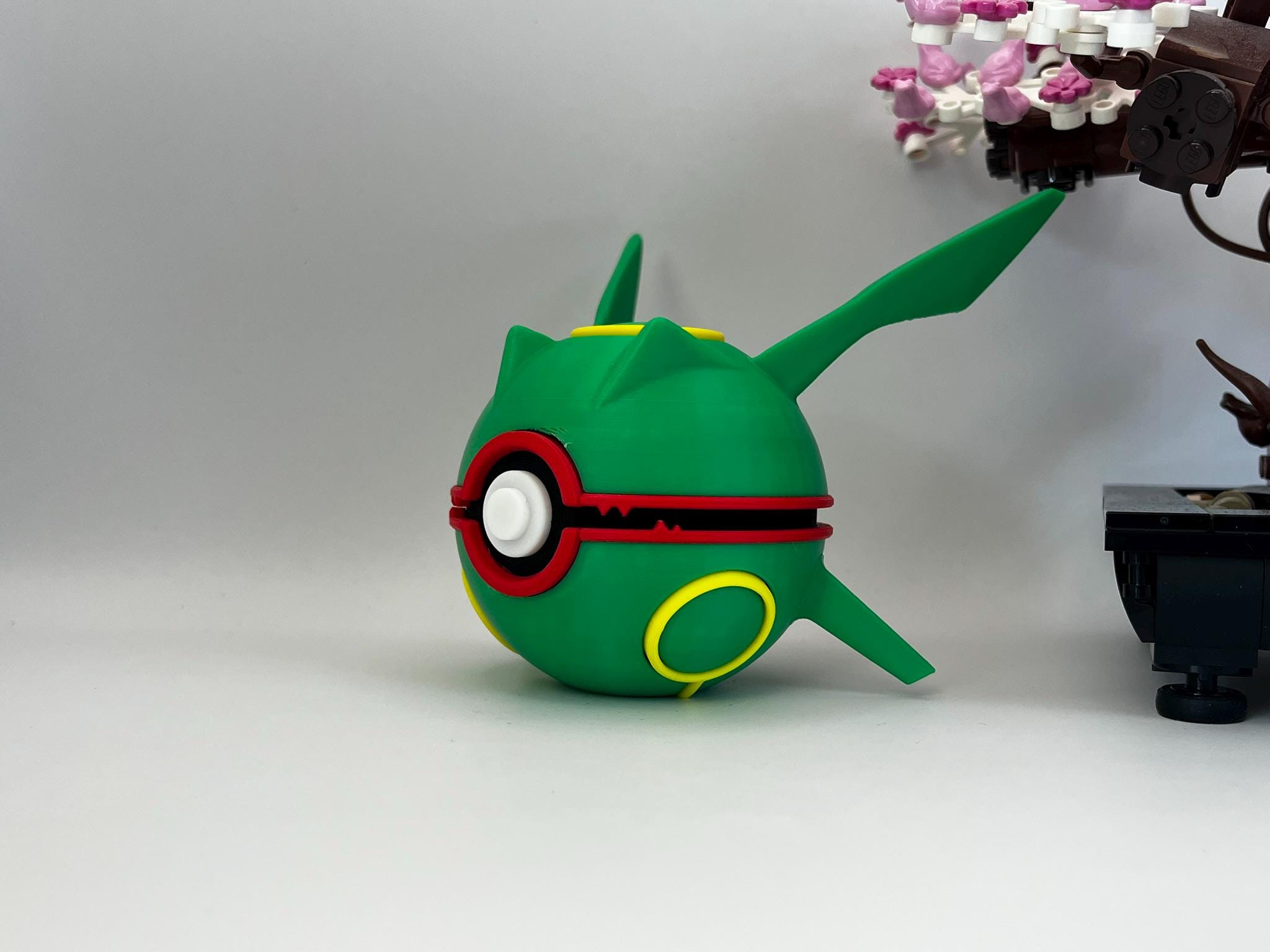Rayquaza Pokéball Display – 3D Printed Monster Ball | Regular & Shiny ...