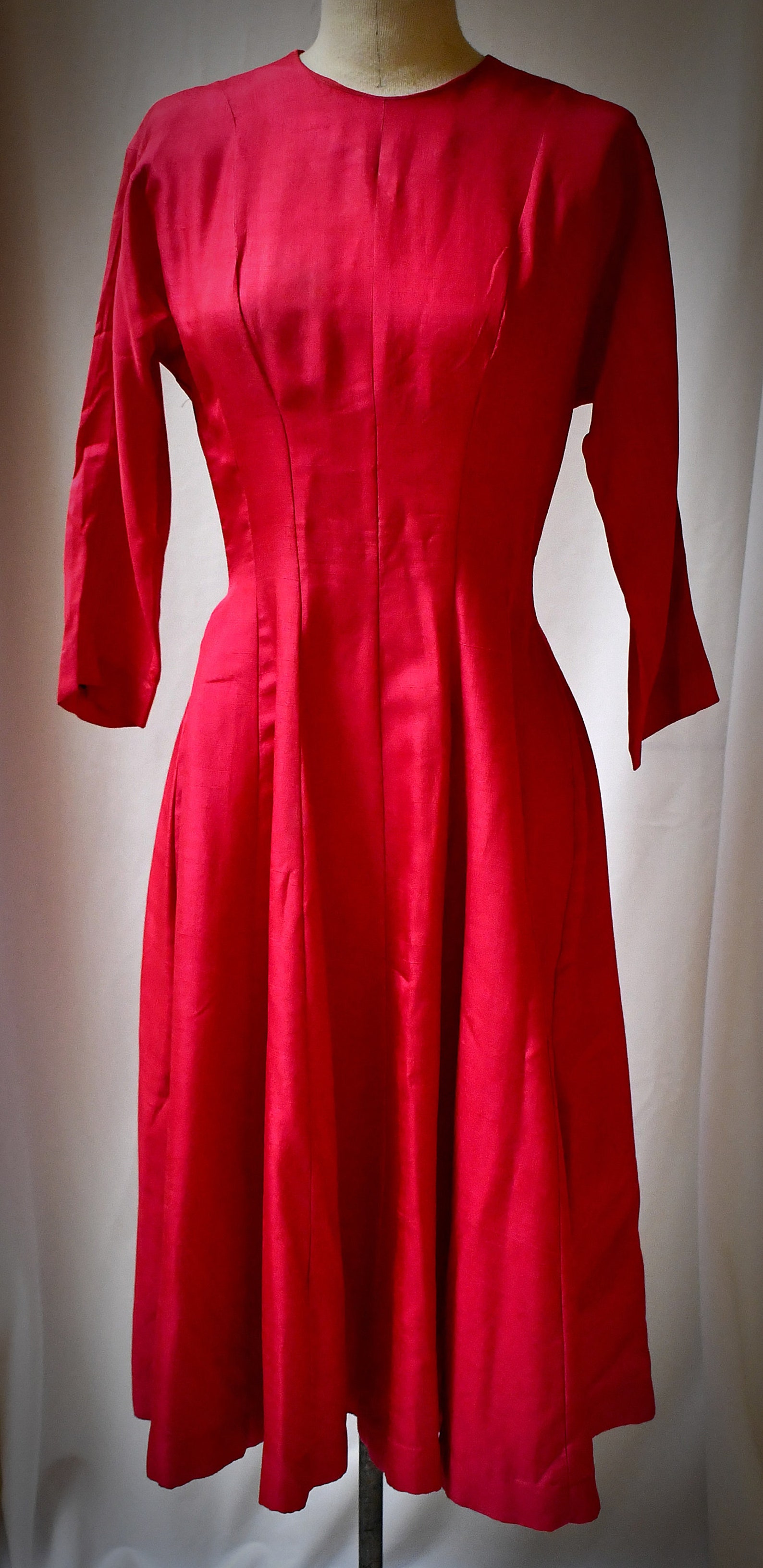Vintage 1950s Bright Red Pink Cherry Red Silk Shantung Elegant Fit and ...
