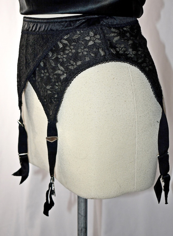 vintage 1960s black garter - Gem