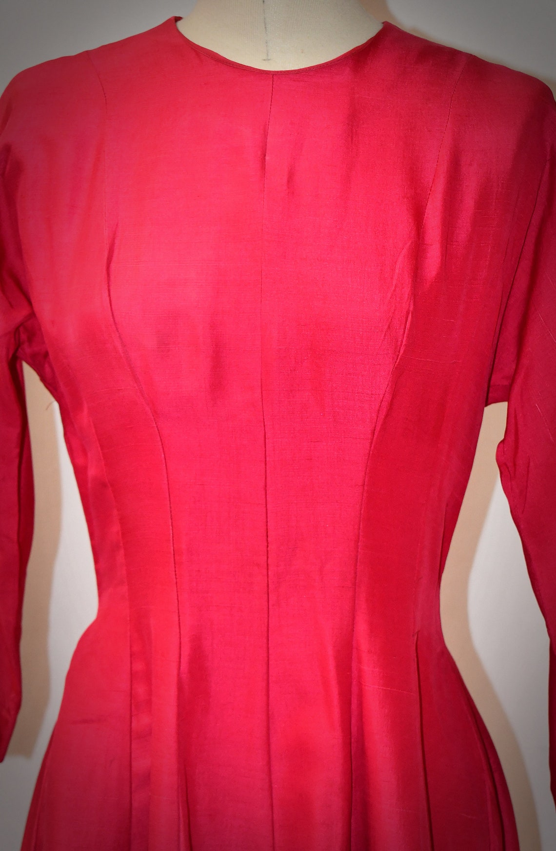 Vintage 1950s Bright Red Pink Cherry Red Silk Shantung Elegant Fit and ...