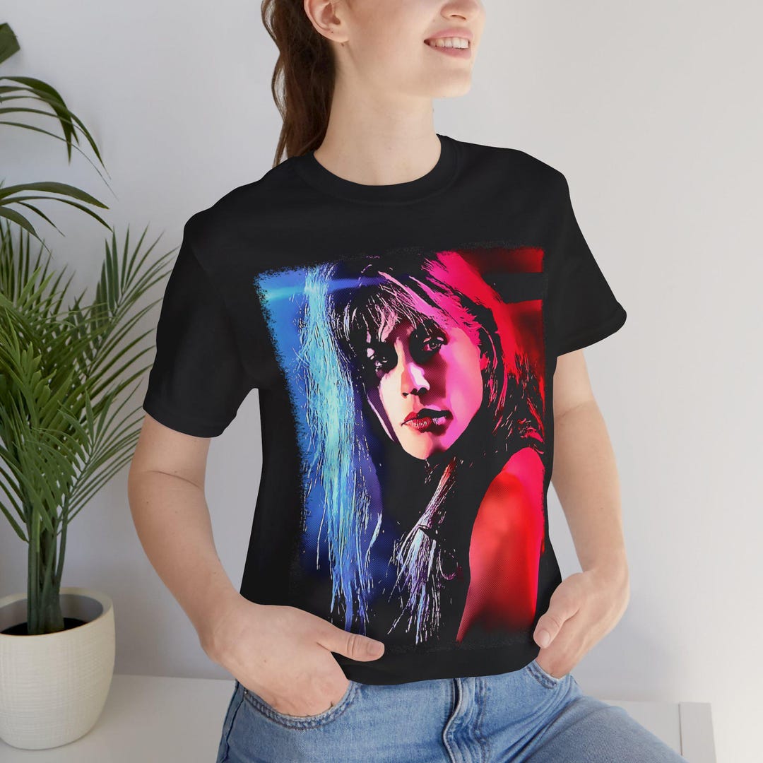 Sarah Connor Pop Art T-shirt: 90s Retro Terminator 2 Fan Tee| 90s Retro ...