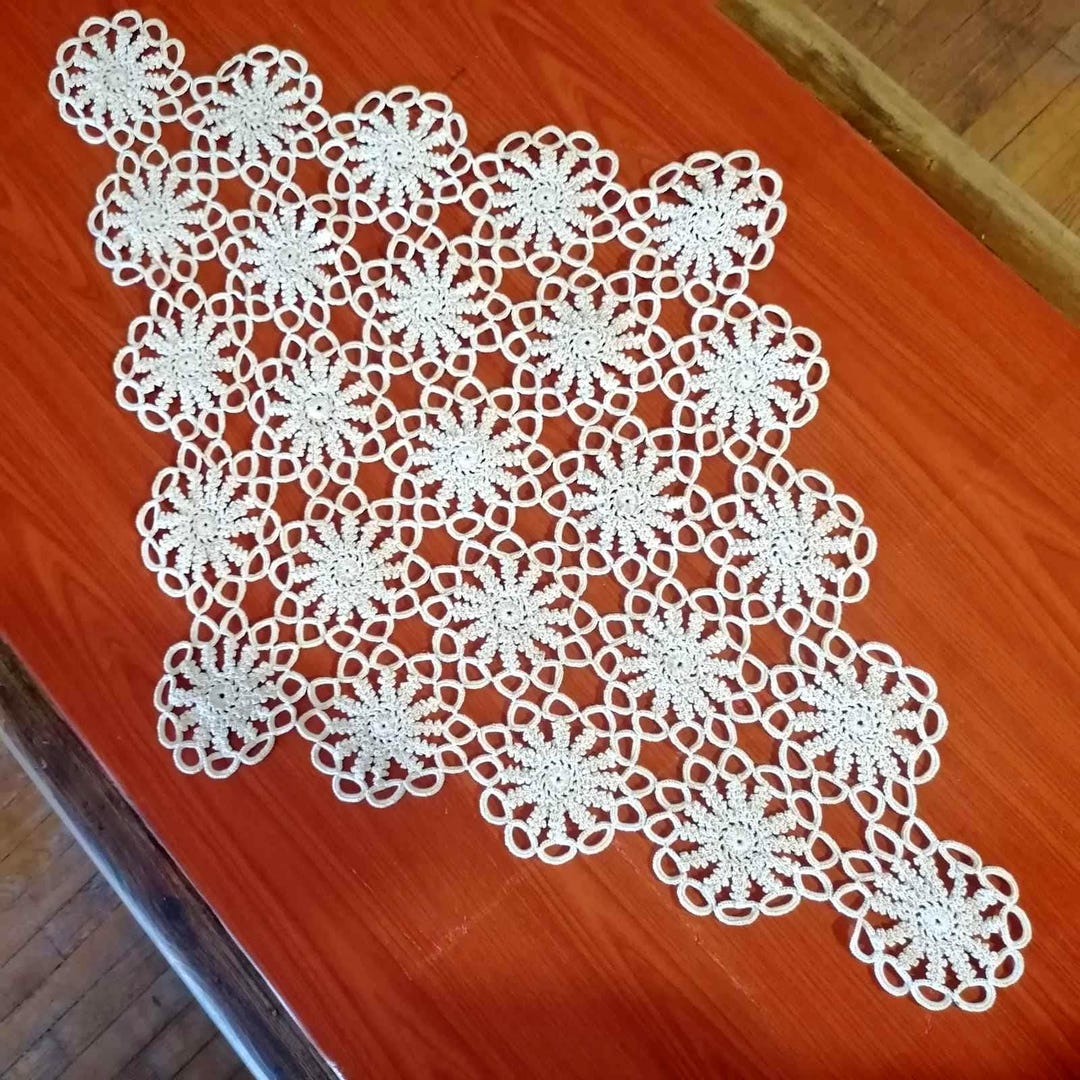 Rhombus Crochet Lace Doily With Snowflake Rosettes – Rustic Decor - Etsy