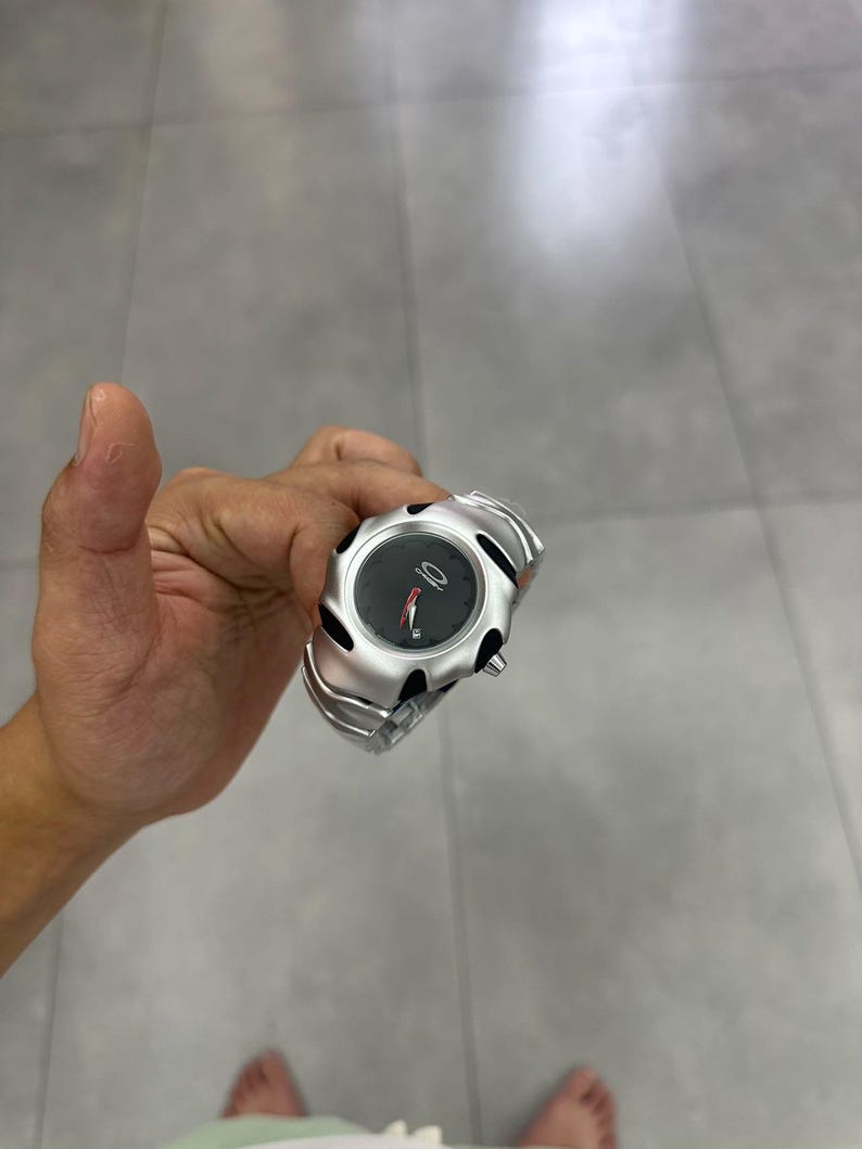 Oakley Timebomb Watch – Iconic Futuristic Design, Rare Collectible Men ...