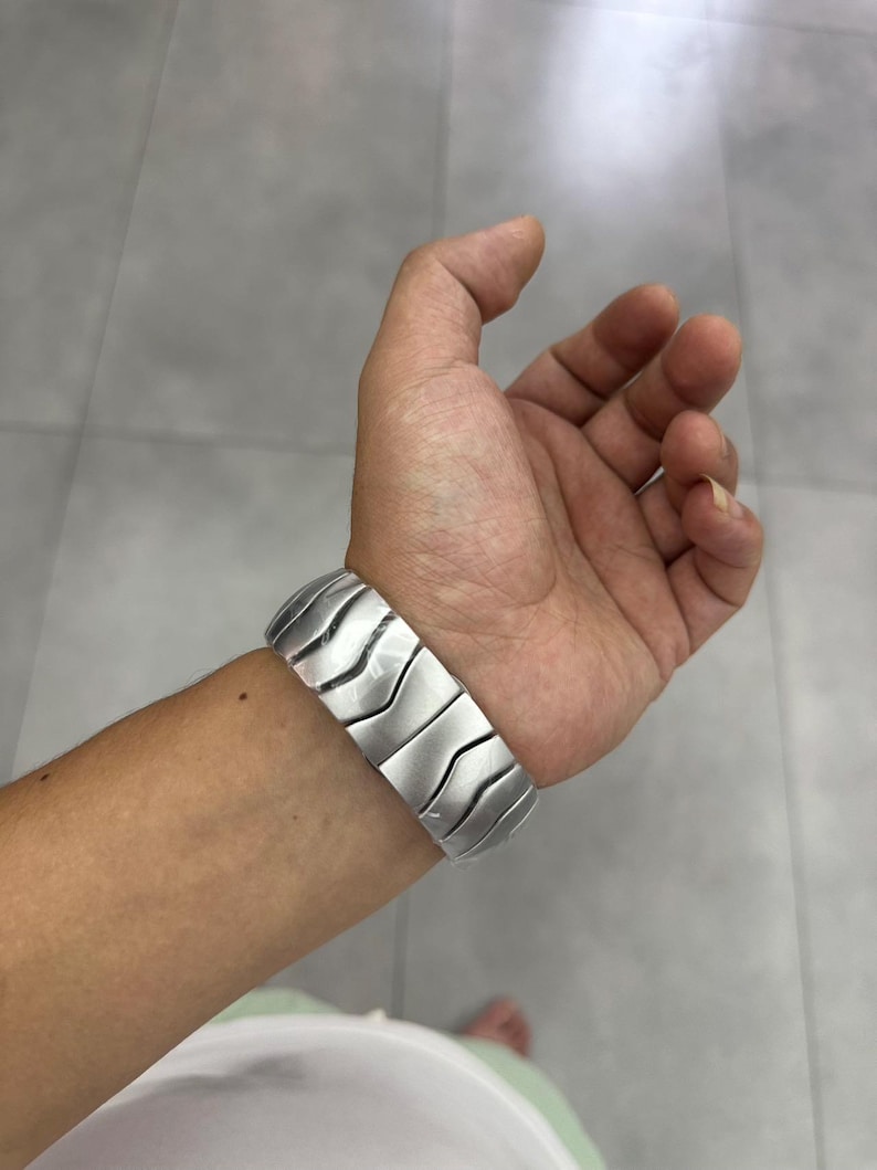 Oakley Timebomb Watch – Iconic Futuristic Design, Rare Collectible Men ...