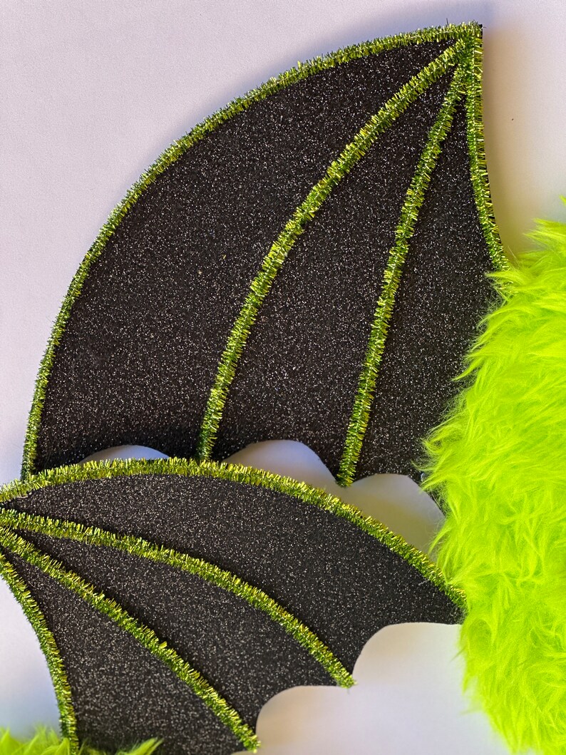 Fuzzy Green Bat Wreath Attachment: Sparkling Black Wings Halloween ...