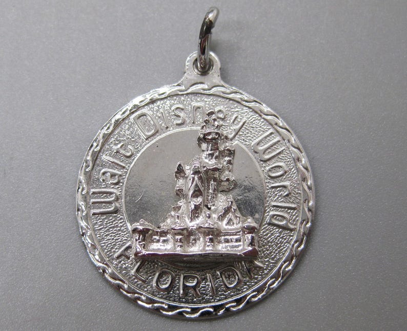 Vintage 80s Walt Disney World Castle Sterling Silver Souvenir Bracelet ...