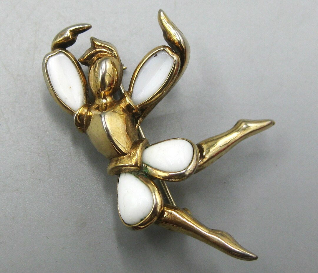Vintage 50s Crown Trifari Alfred Philippe White Poured Glass Petalette ...