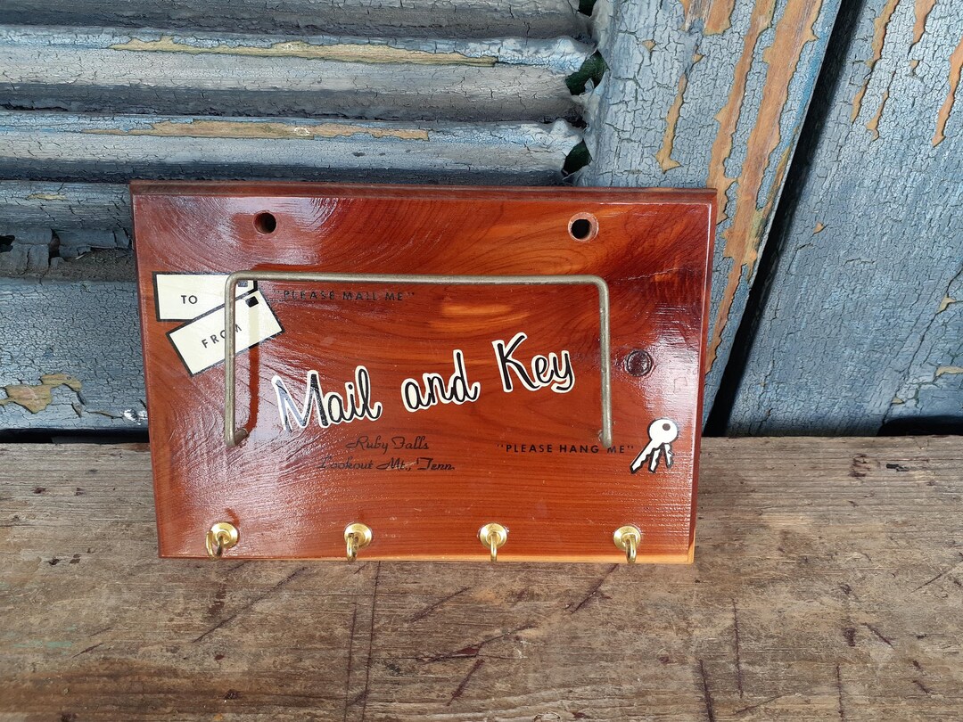 Vintage Mail and Key Holder Look Out Mountain Souvenir Mid Century ...