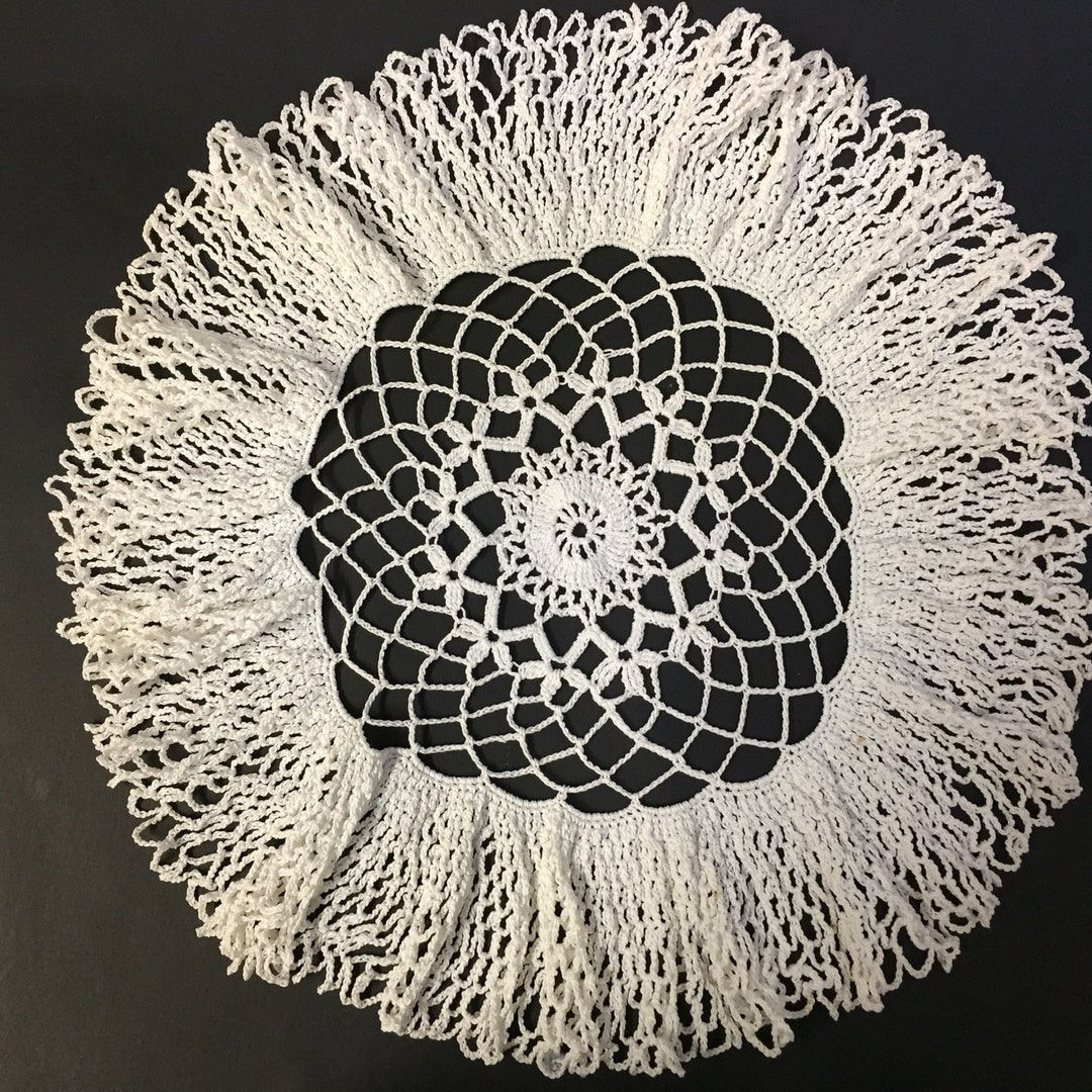 Vtg 50s, Hand Crochet Doily, White Frilly Doilie, 11 Round Doily - Etsy