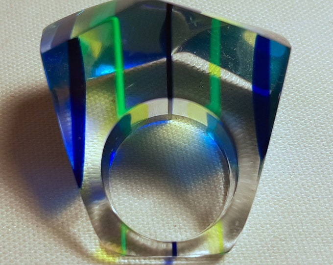 Vintage 1960's Chunky Lucite Ring With Green and Blue Tones, Size 5 1/4 ...