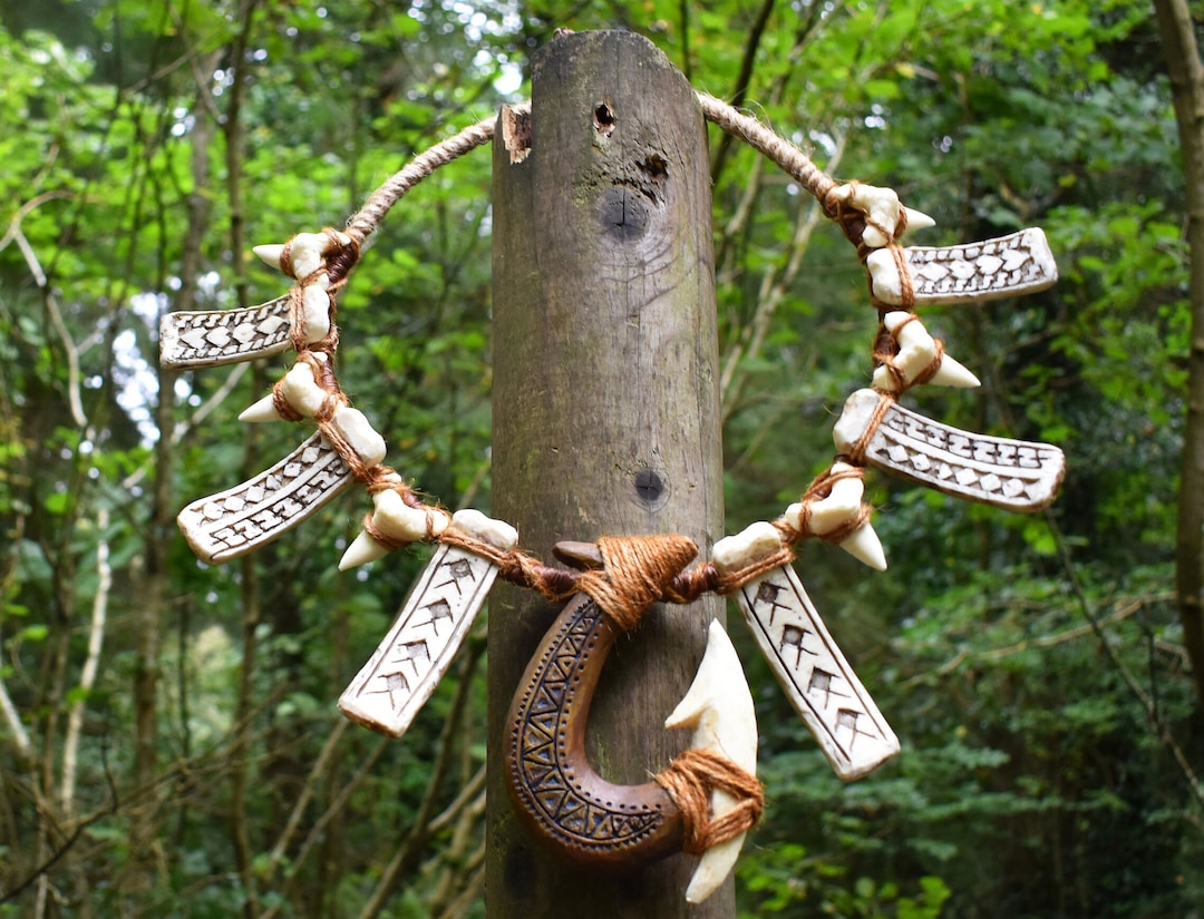 Survivor TV Show Season 19: Samoa Immunity Necklace Prop Replica - Etsy
